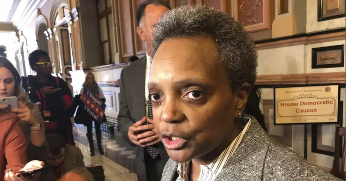 Chicago mayor: Reporters of color get 2-year mark interviews