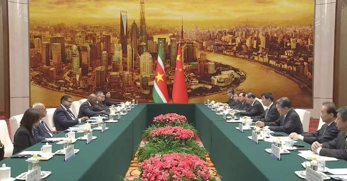 China's top political advisor meets Surinamese president