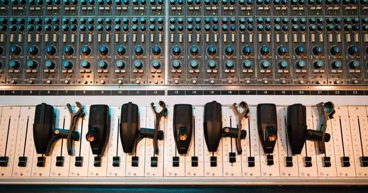 Sennheiser launches the MD 421 Kompakt - an appropriately named ...