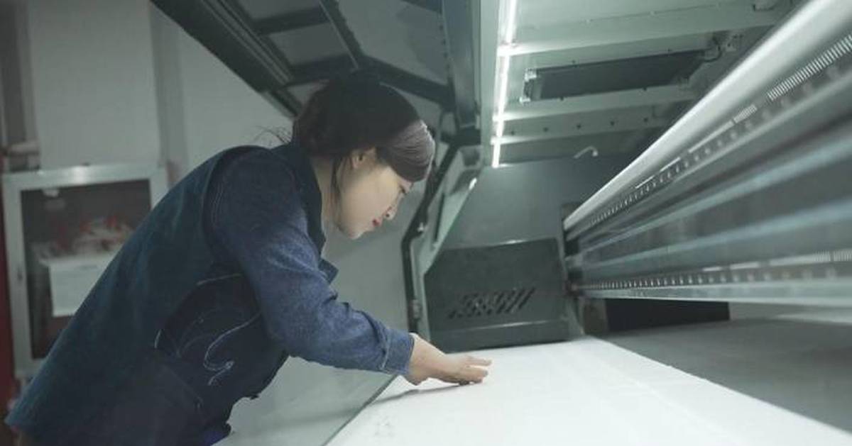 Digital spray printing technology revolutionizes traditional wax printing