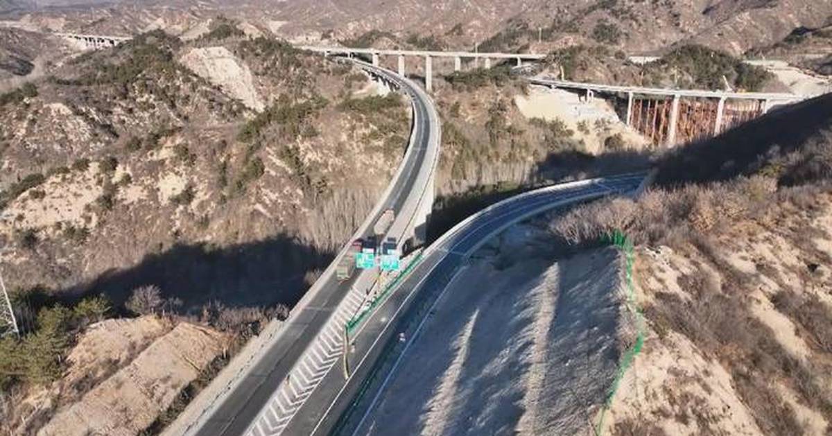 Beijing-Yuxian Expressway opens to traffic