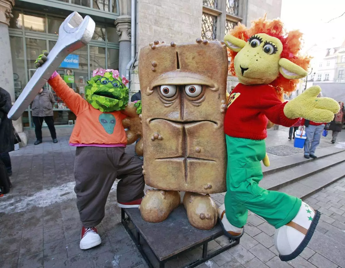 Meet Bernd das Brot, a depressed German loaf of bread that's spent 25 ...