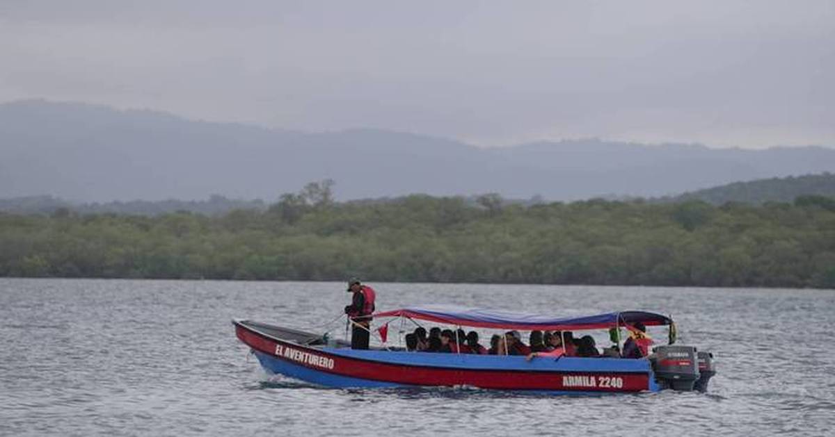 Panama to formalize long-used migrant smuggling boat route to handle ...