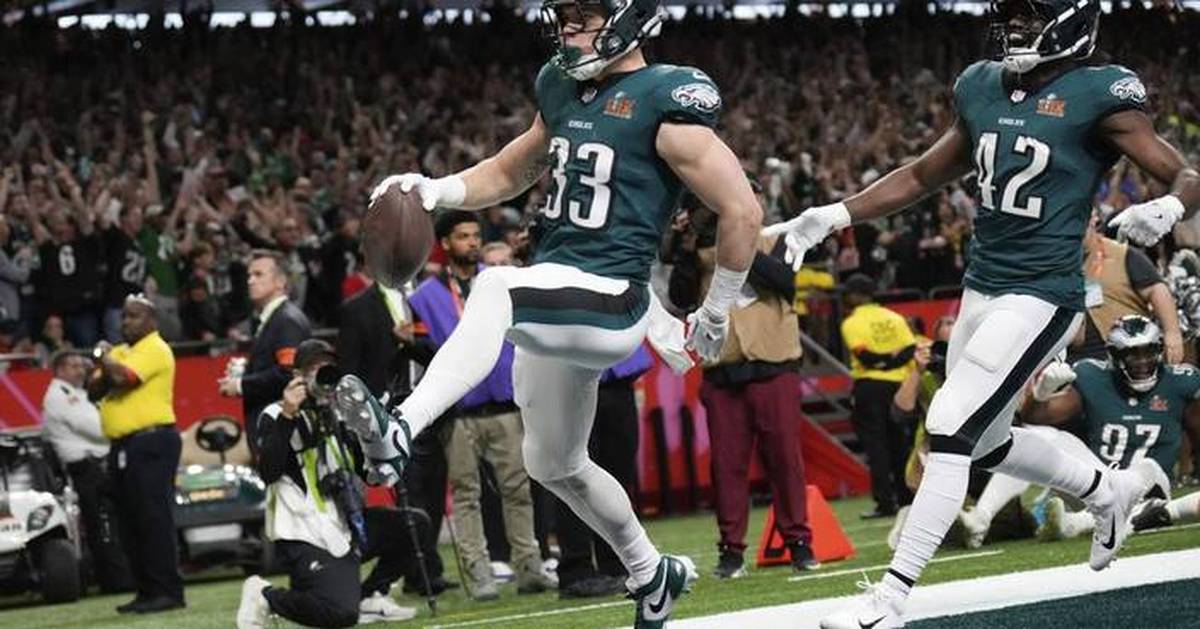 Eagles deny the Chiefs a Super Bowl three-peat with dominant defense in a 40-22 rout
