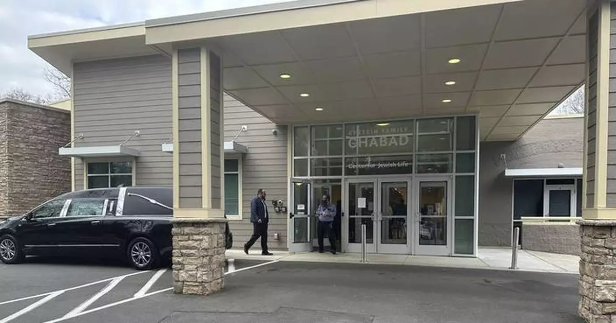 Flight attendant killed in midair collision near D.C. honored with service