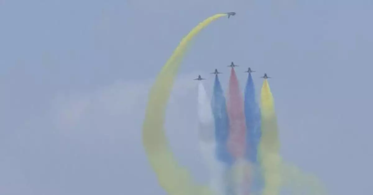 Chinese Air Force aerobatic team trains ahead of airshow in Thailand