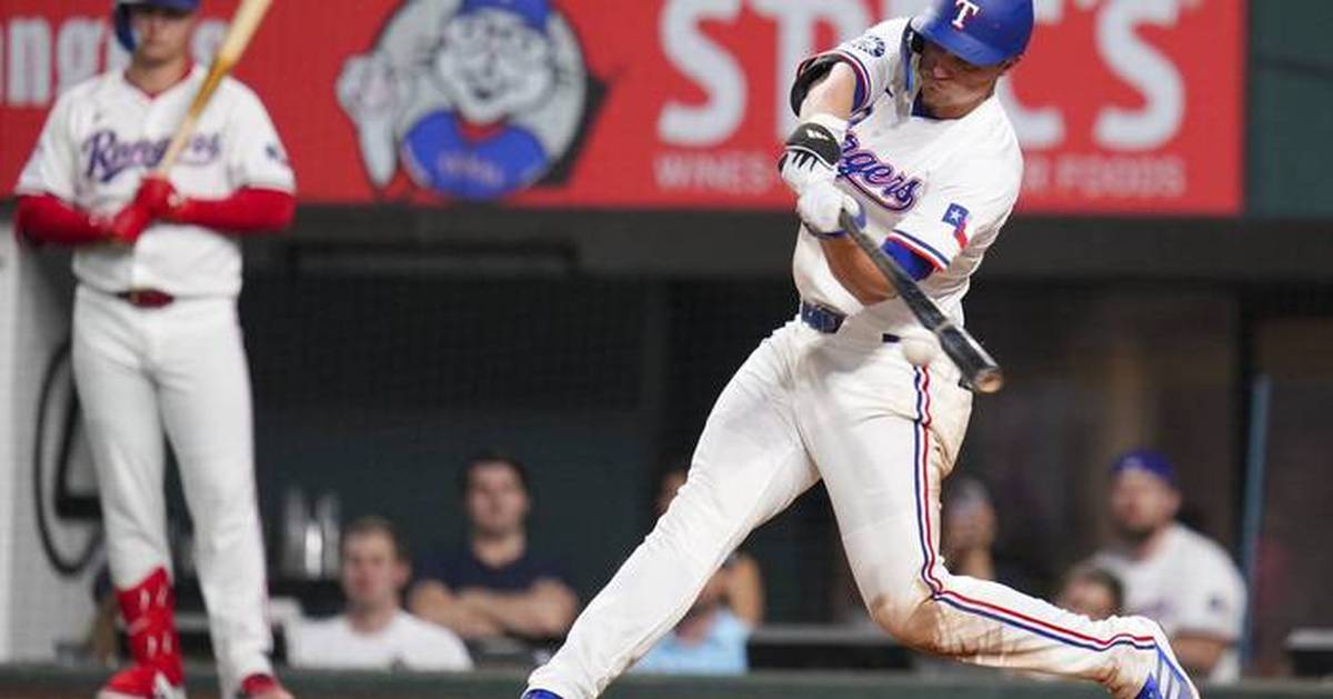 Corey Seager gets 3 hits and 2 RBIs as the Rangers beat the Angels 3-1