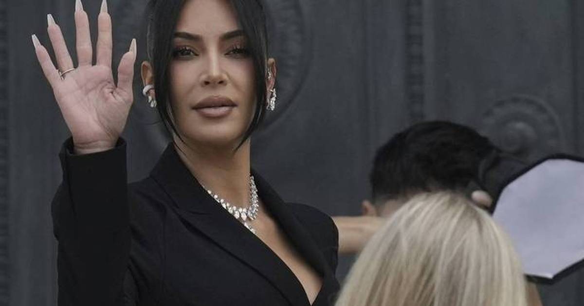 Kim Kardashian dons a graduation cap and marches closer to becoming a ...