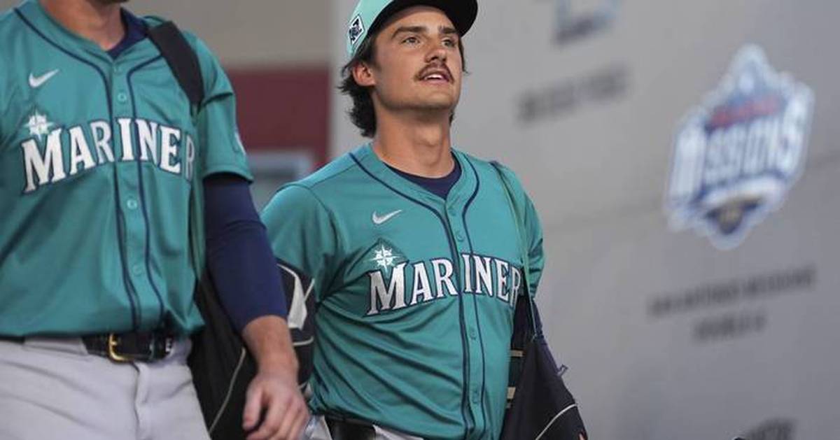 Mariners infield prospect Cole Young impresses in major league debut