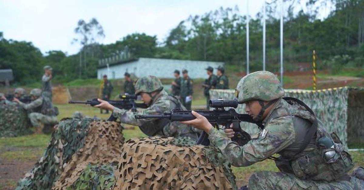 China, Vietnam hold first joint ground-force training