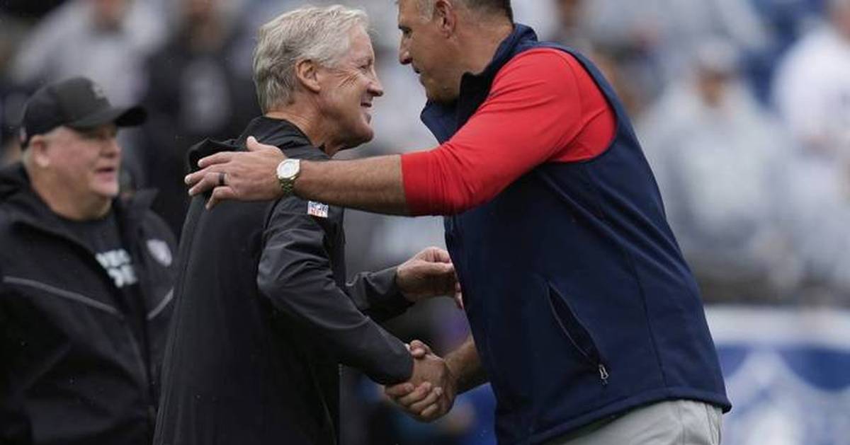 Mike Vrabel says Bill Belichick remains welcome in New England despite ...