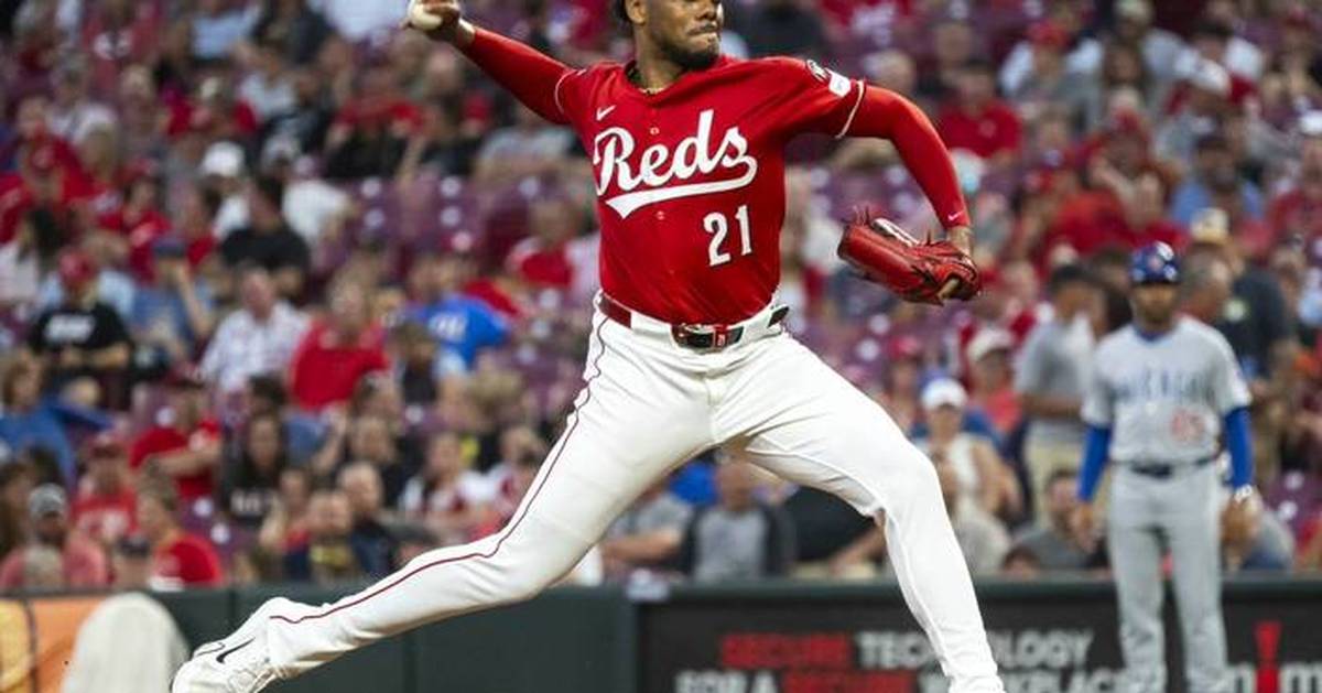 Reds pitcher Hunter Greene holds Cubs hitless until Ballesteros' two ...