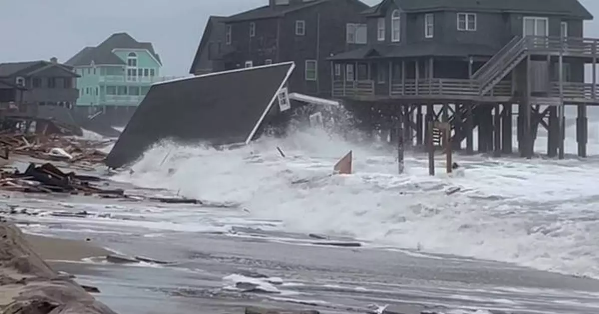 6 homes collapse into the Outer Banks surf as Atlantic hurricanes swirl ...