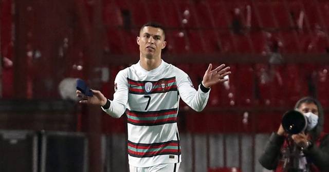 Armband Ronaldo threw away sold at auction for $75,000