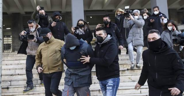 Greece: Police raid soccer fan clubs after deadly attack