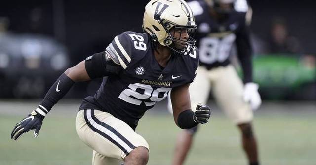 Vanderbilt edge rusher Capers taken to hospital for injury against ...