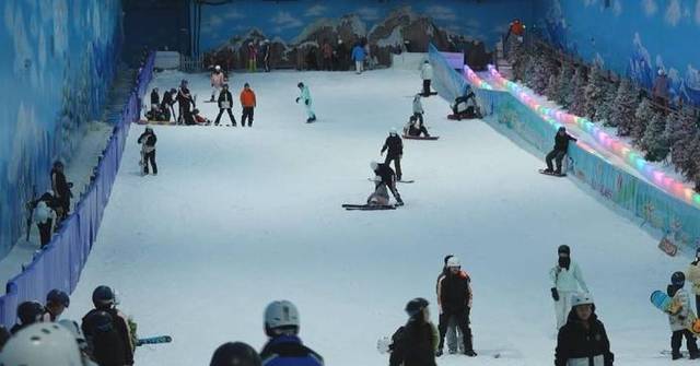 Shenzhen sees winter sports boom as locals, tourists flock to indoor ...