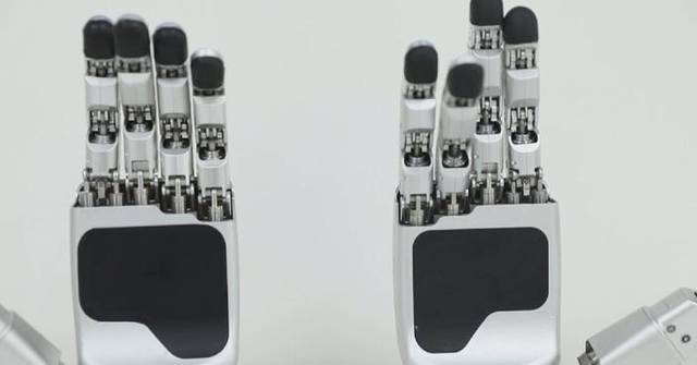 Shenzhen tech company unveils hyper-realistic robot 'e-skin'