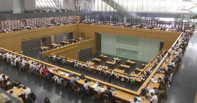 Chinese libraries embrace smart services, welcoming new chapter in AI era