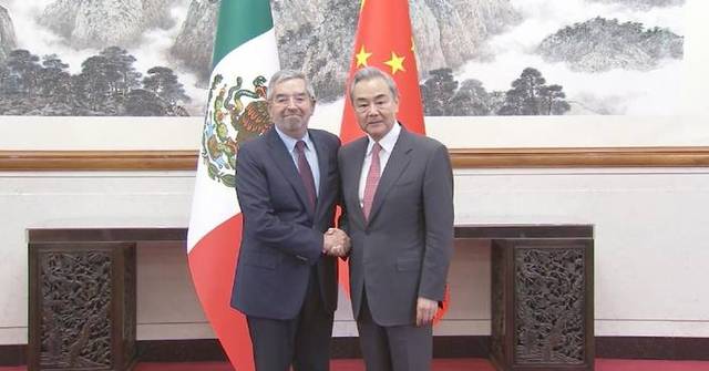 Chinese, Mexican FMs meet in Beijing