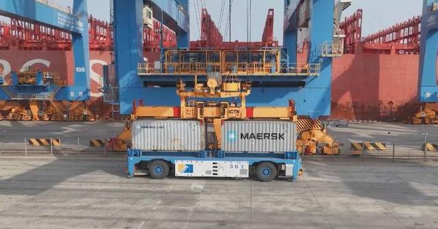 Chinese automated container terminal sets new world record