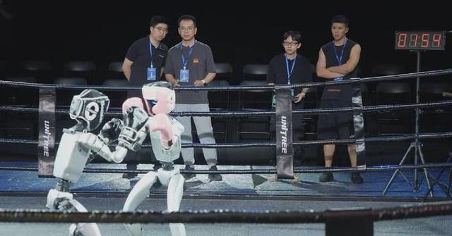 Contestants, organizers getting ready for world's first robot fighting ...