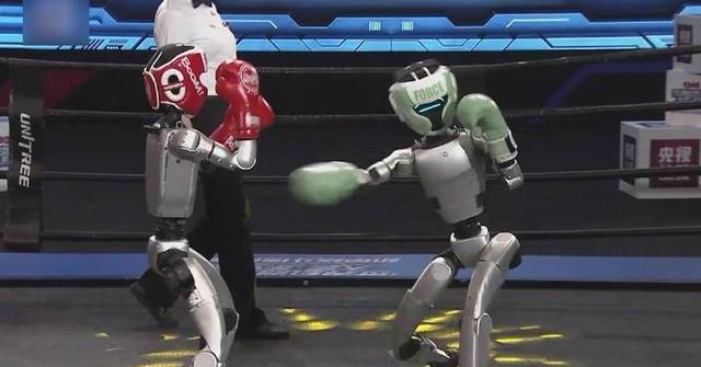 World's first humanoid robot boxing match kicks off in China