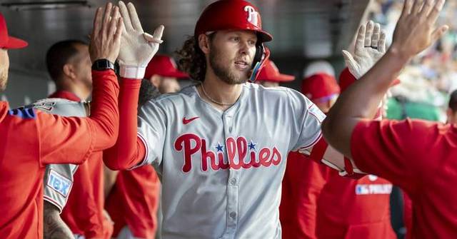 Schwarber hits 18th homer, go-ahead double as Phils win 9th in row and ...