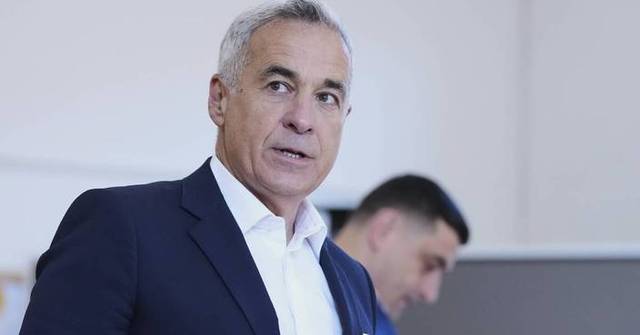 Far-right candidate Calin Georgescu, who upended Romanian presidential ...