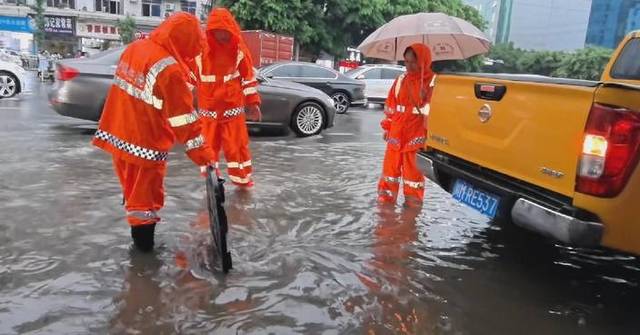 Nearly 30,000 people evacuated as heavy rain batters China's Sichuan