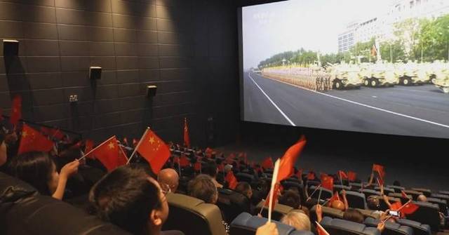 China's V-Day parade captivates people across China