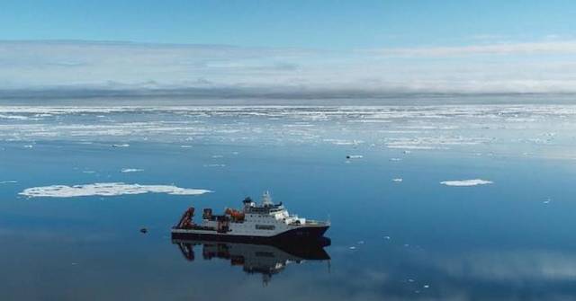China achieves historic undersea collaboration between manned ...