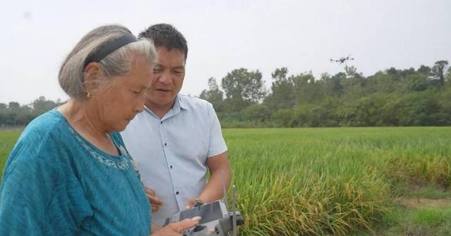82-year-old grandma embraces modern technologies in farming