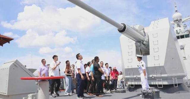 Chinese naval ships open for public visits in Malaysia