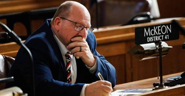Tearful Nebraska state Sen. McKeon resigns amid accusations of ...