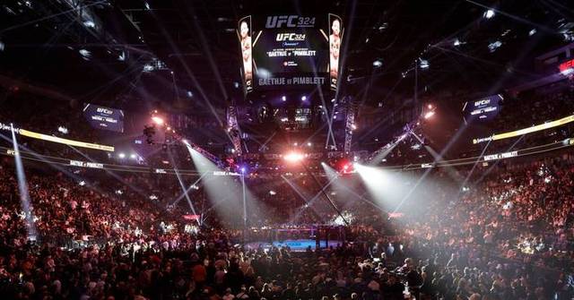 Gaethje upsets Pimblett to win interim lightweight title at UFC 324