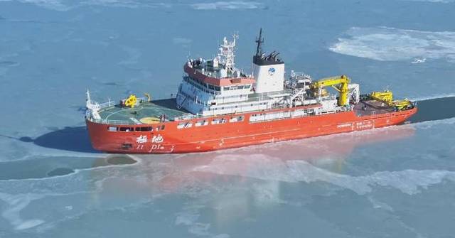 China's icebreaker Jidi begins comprehensive sea ice survey in Liaodong bay