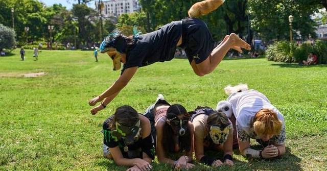 Viral phenomenon in Argentina has young people identifying themselves ...