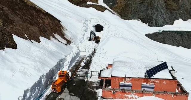 China's Duku Highway to resume traffic after eight-month winter closure