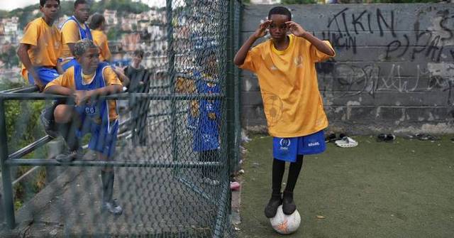 Brazilian players from a Rio de Janeiro favela find hope and ...