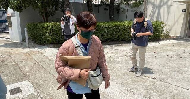 警方帶走遭通緝潛逃海外港人許穎婷父母助查