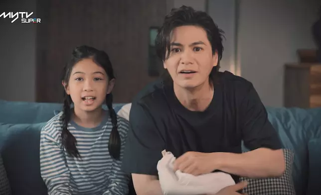 myTV SUPER《電視3.0》全新功能5.19免費登場 羅子溢化身暖男爸爸與女兒「睇電視」新體驗